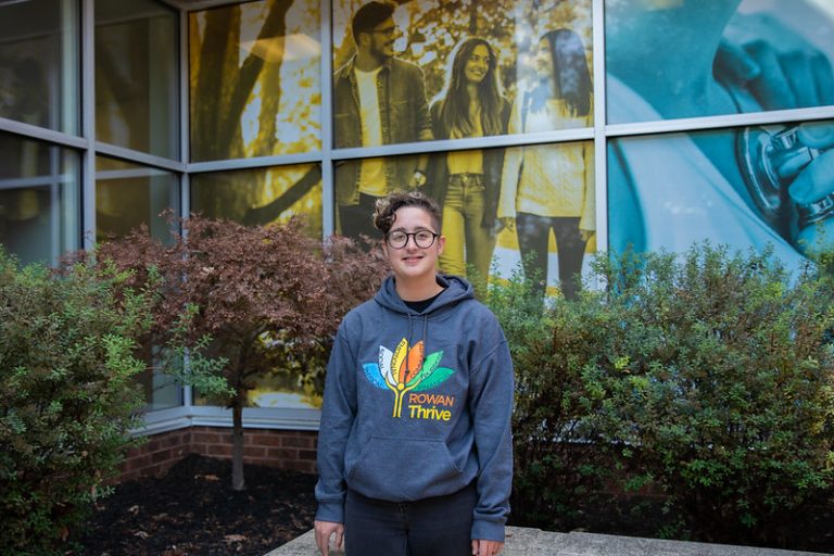 How to Build Healthy Friendships As a College Student