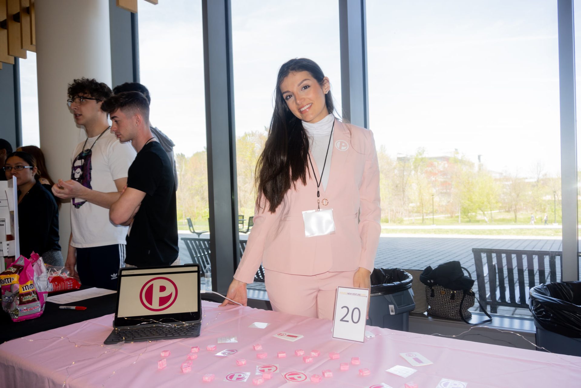 A Closer Look At PULLA Tracker and its Founder Siena